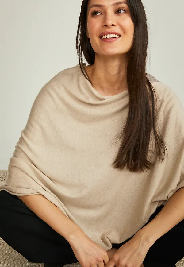 Ponchos dam (2026) • Rea på snygga modeller online | Alissa