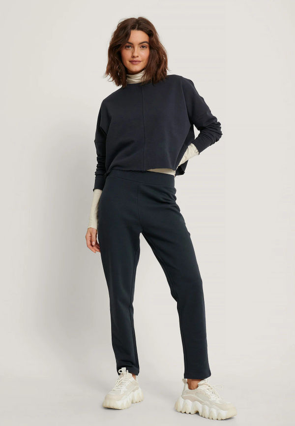 Mjukisbyxor med raka ben dam (2025) • Rea med upp till 60% | Alissa