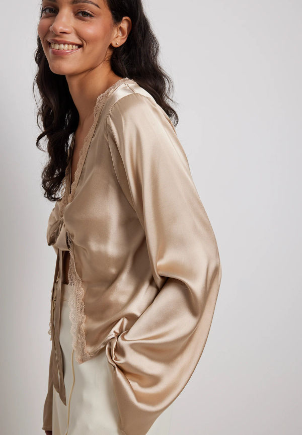 Beiga satinblusar dam (2023) • Nu upp till 50% rea | Alissa