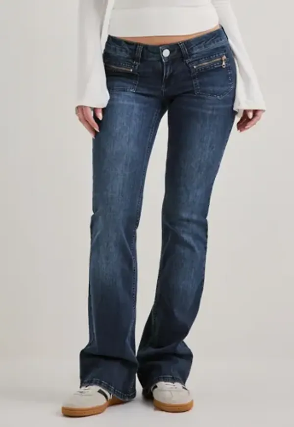 Nelly jeans dam (2026) • Rea på snygga modeller online | Alissa
