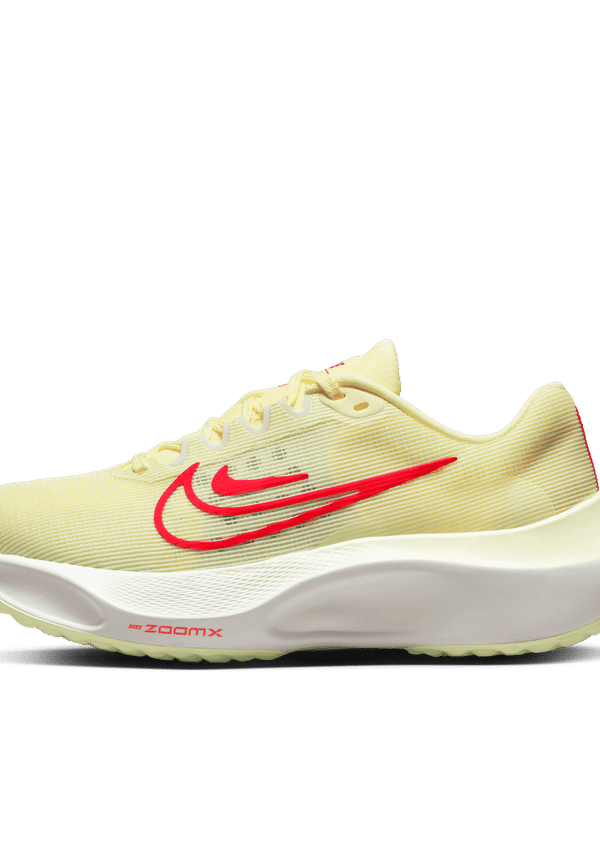 Gula skor dam (2025) • Rea på snygga modeller online | Alissa