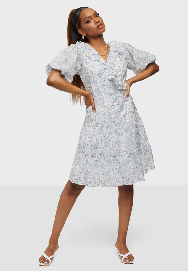 Object blommiga klänningar (2025) • Nu upp till 70% rea | Alissa