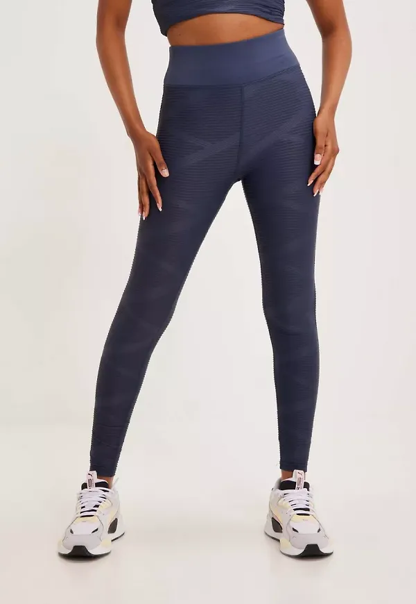 ONLY tights dam (2026) • Rea på snygga modeller online | Alissa