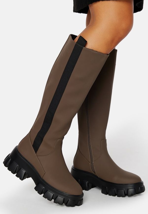 Bruna boots dam (2025) • Rea på snygga modeller online | Alissa