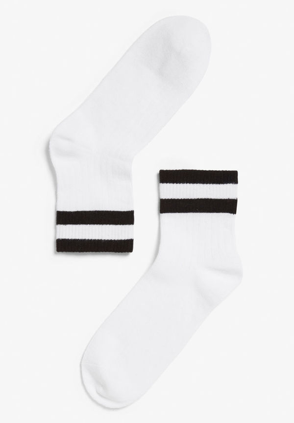 Randiga strumpor dam (2025) • Nu upp till 65% rabatt | Alissa